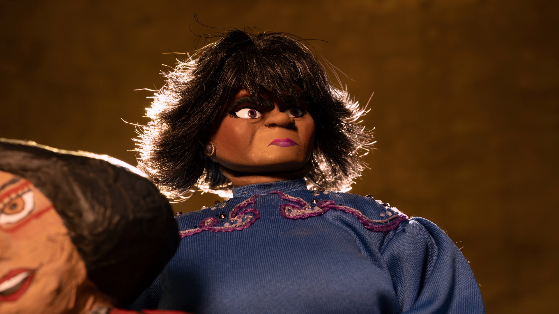 El Cordón Umbilical - S1 EP4 - Women Wearing Shoulder Pads